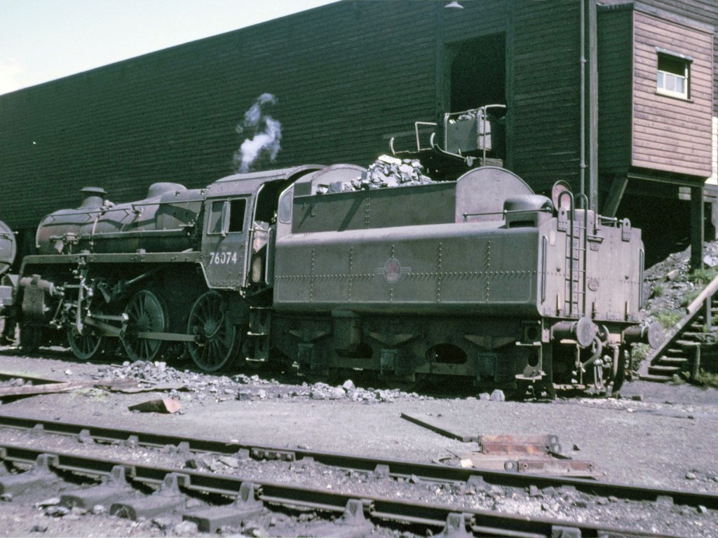4MT 76000 – 76114 2-6-0 BR Standard Class 4 – Preserved British Steam ...