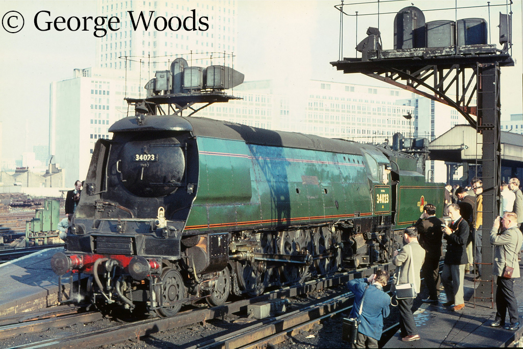 34023 Blackmoor Vale/Blackmore Vale (SR 21C123 and BR 34023 ...