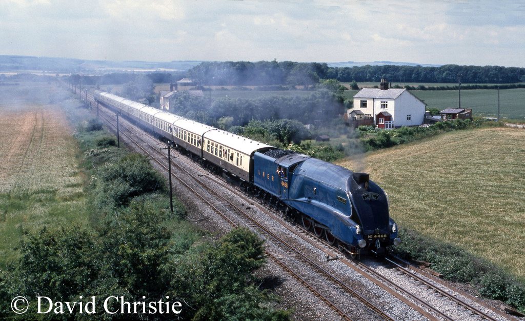 60022 Mallard (LNER 4468, LNER 607, LNER 22, BR E22 & BR 60022 ...