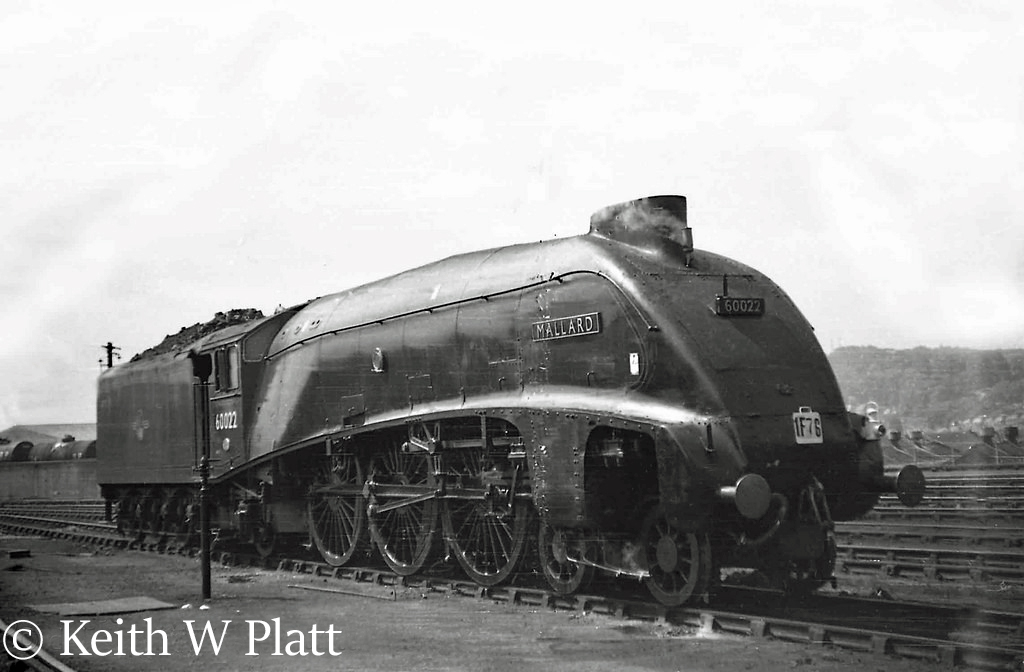 60022 Mallard (LNER 4468, LNER 607, LNER 22, BR E22 & BR 60022 ...