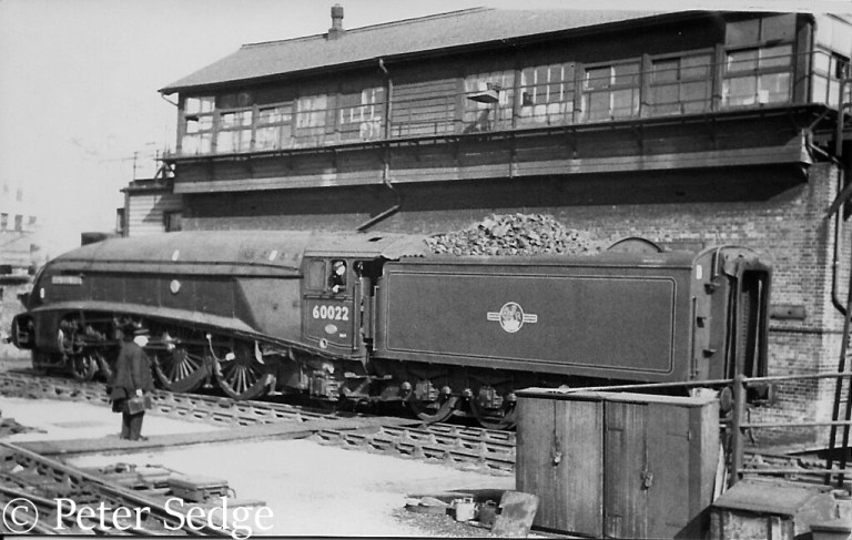 60022 Mallard (LNER 4468, LNER 607, LNER 22, BR E22 & BR 60022 ...