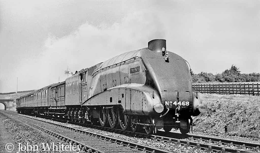 60022 Mallard (LNER 4468, LNER 607, LNER 22, BR E22 & BR 60022 ...