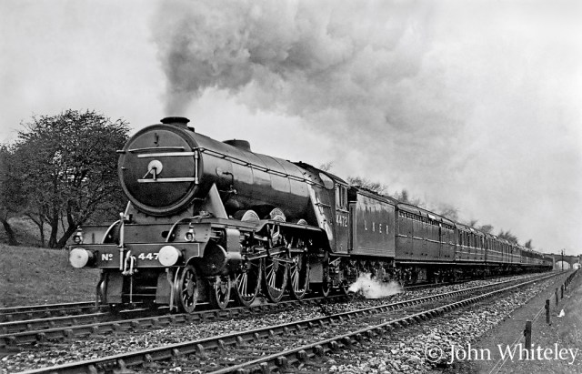4472 LNER Preserved Class A3 4 6 2 4472 "Flying Scotsman" With 2 ...