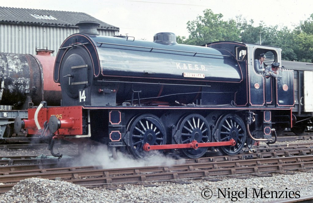 Hunslet Works No 3797 WD197 Sapper No 25 Northiam 0-6-0ST – Preserved ...