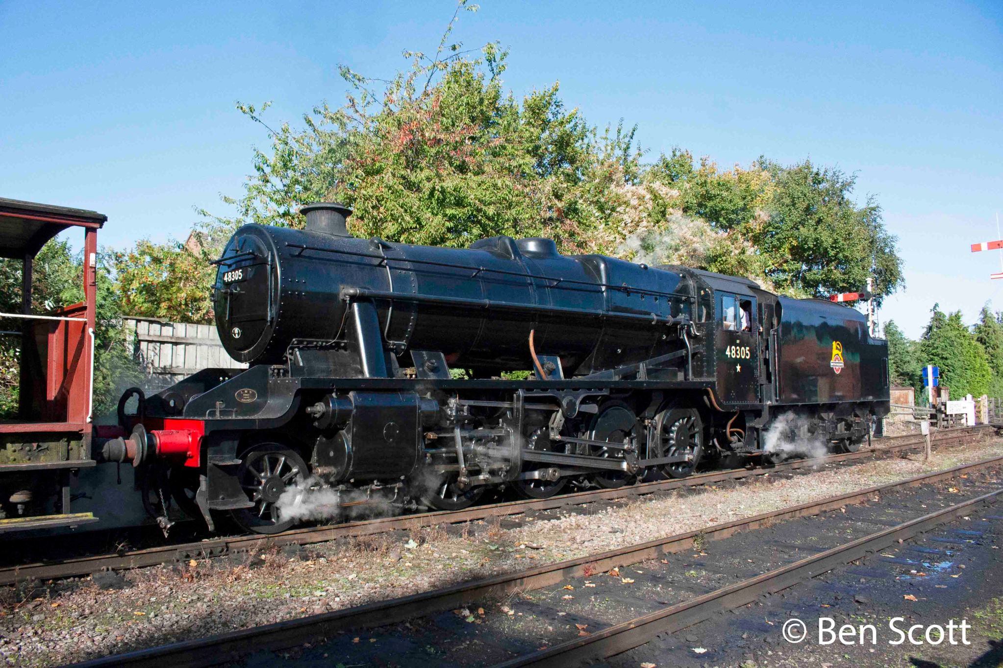 48305 (LMS 8303 & BR 48305) – Preserved British Steam Locomotives