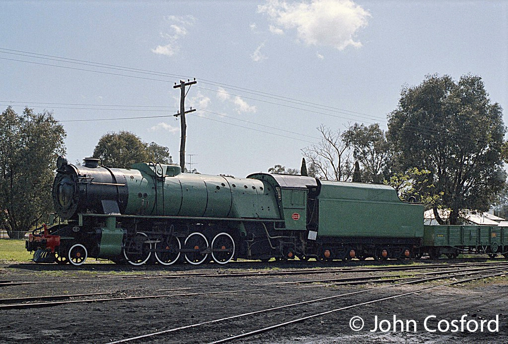 Robert Stephenson & Hawthorn Works No 7782 Class V V 1213 2-8-2 Western ...