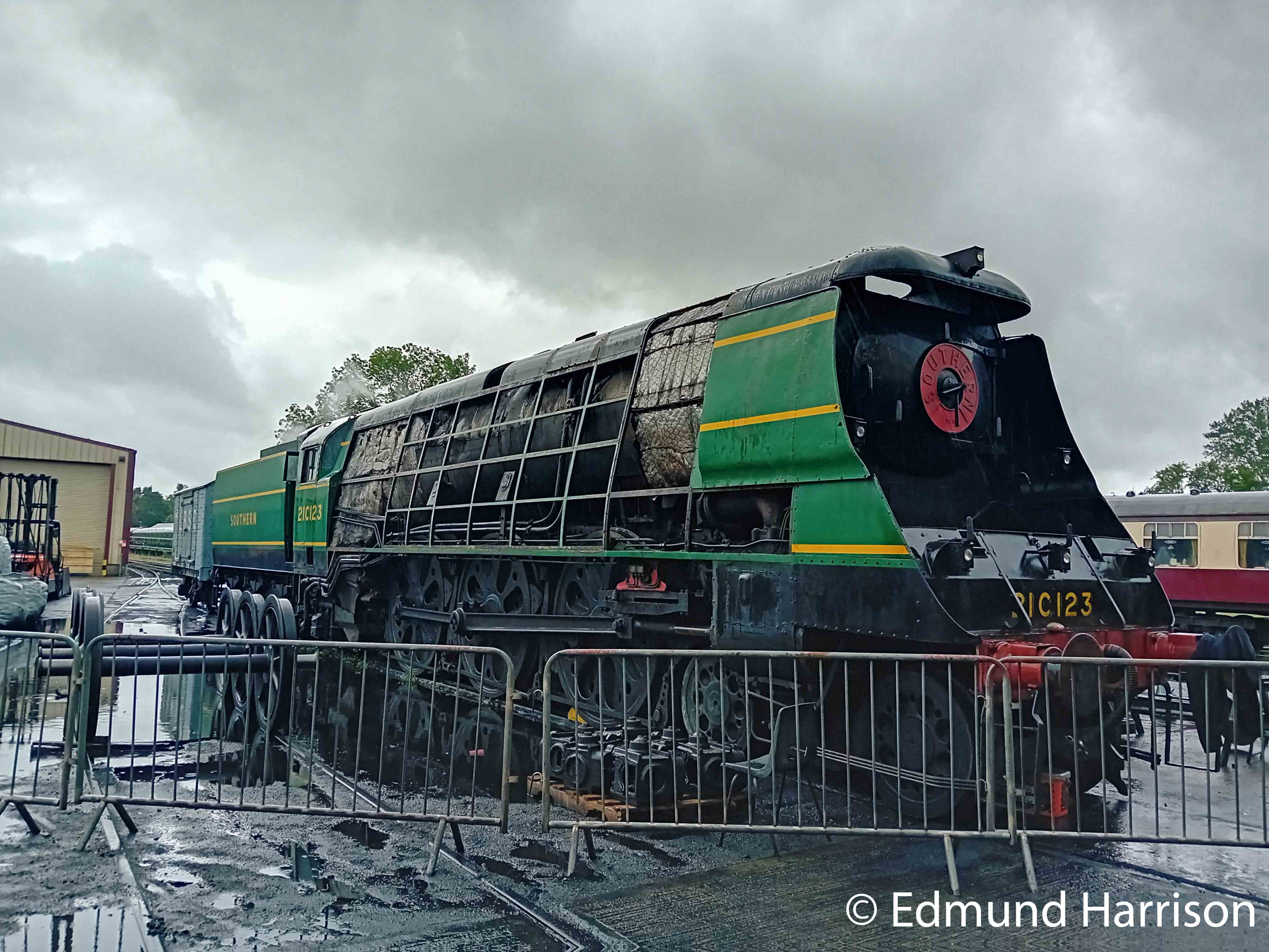 34023 Blackmoor Vale/Blackmore Vale (SR 21C123 and BR 34023 ...